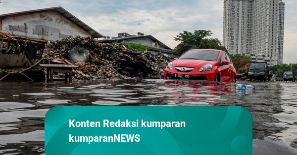 Pintu Air Manggarai Siaga 3, 45 RT di Jakarta Terendam Banjir Pagi Ini | kumparan.com